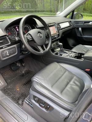 Pelēks Volkswagen Touareg 2011 Rīga, ar dzinēja tilpumu 3.00 L un nobraukumu 0 tūkst. km par 11700 €, foto 7 vietnē AUTOMOTO.COM.LV