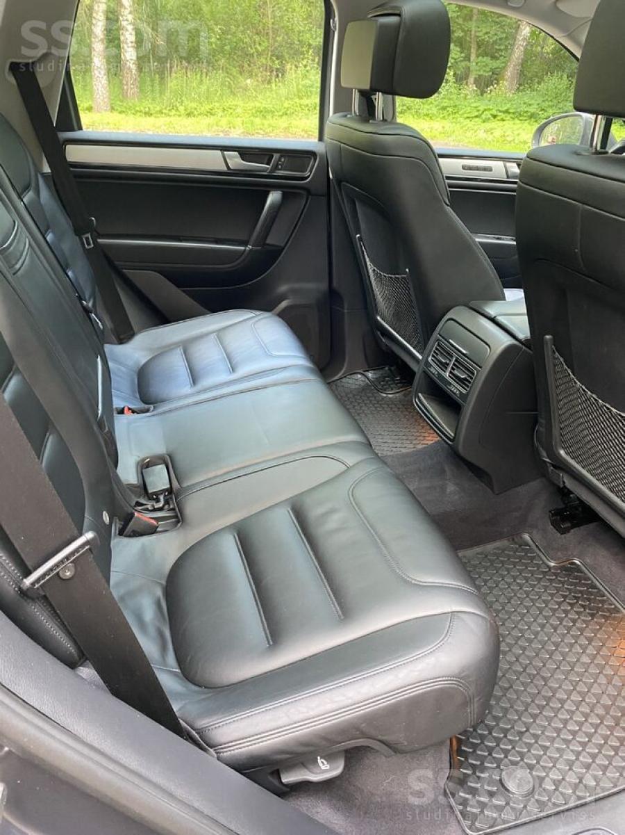 Pelēks Volkswagen Touareg 2011 Rīga, ar dzinēja tilpumu 3.00 L un nobraukumu 0 tūkst. km par 11700 €, foto 9 vietnē AUTOMOTO.COM.LV