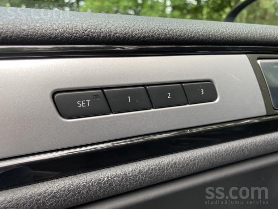 Pelēks Volkswagen Touareg 2011 Rīga, ar dzinēja tilpumu 3.00 L un nobraukumu 0 tūkst. km par 11700 €, foto 13 vietnē AUTOMOTO.COM.LV