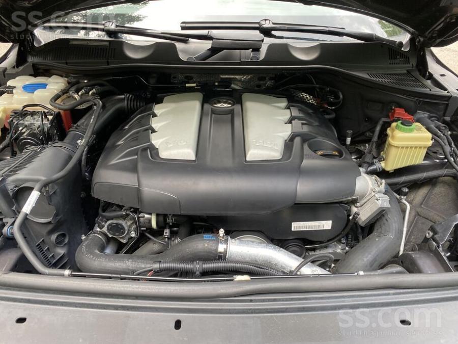 Pelēks Volkswagen Touareg 2011 Rīga, ar dzinēja tilpumu 3.00 L un nobraukumu 0 tūkst. km par 11700 €, foto 14 vietnē AUTOMOTO.COM.LV