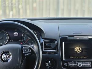 Pelēks Volkswagen Touareg 2011 Rīga, ar dzinēja tilpumu 3.00 L un nobraukumu 295 tūkst. km par 10700 €, foto 4 vietnē AUTOMOTO.COM.LV