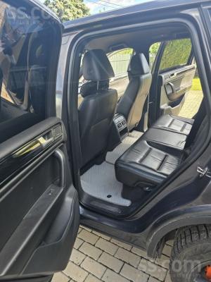 Pelēks Volkswagen Touareg 2011 Rīga, ar dzinēja tilpumu 3.00 L un nobraukumu 295 tūkst. km par 10700 €, foto 6 vietnē AUTOMOTO.COM.LV