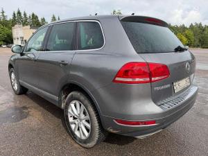 Pelēks Volkswagen Touareg 2011 Raseiniai, ar dzinēja tilpumu 2.97 L un nobraukumu 280 tūkst. km par 9300 €, foto 4 vietnē AUTOMOTO.COM.LV