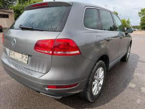 Pelēks Volkswagen Touareg 2011 Raseiniai, ar dzinēja tilpumu 2.97 L un nobraukumu 280 tūkst. km par 9300 €, foto 6 vietnē AUTOMOTO.COM.LV