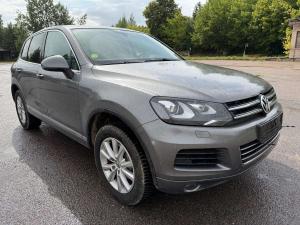 Pelēks Volkswagen Touareg 2011 Raseiniai, ar dzinēja tilpumu 2.97 L un nobraukumu 280 tūkst. km par 9300 €, foto 9 vietnē AUTOMOTO.COM.LV
