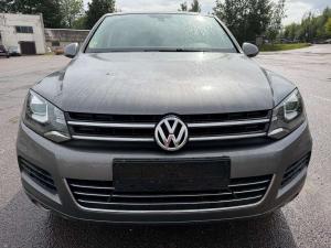 Pelēks Volkswagen Touareg 2011 Raseiniai, ar dzinēja tilpumu 2.97 L un nobraukumu 280 tūkst. km par 9300 €, foto 10 vietnē AUTOMOTO.COM.LV