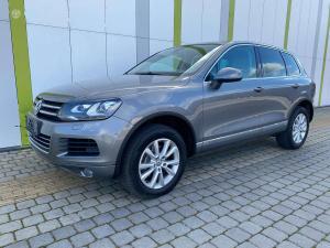 Pelēks Volkswagen Touareg 2011 Raseiniai, ar dzinēja tilpumu 2.97 L un nobraukumu 280 tūkst. km par 9500 €, foto  vietnē AUTOMOTO.COM.LV