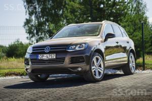 Pelēks Volkswagen Touareg 2011 Rīga, ar dzinēja tilpumu 3.00 L un nobraukumu 308 tūkst. km par 11490 €, foto  vietnē AUTOMOTO.COM.LV