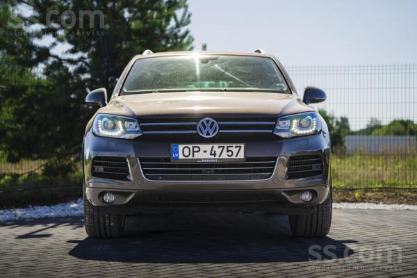 Pelēks Volkswagen Touareg 2011 Rīga, ar dzinēja tilpumu 3.00 L un nobraukumu 308 tūkst. km par 11490 €, foto 3 vietnē AUTOMOTO.COM.LV