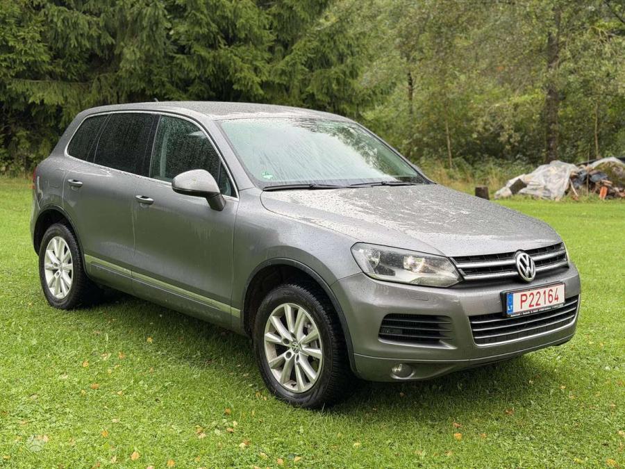 Pelēks Volkswagen Touareg 2011 Utena, ar dzinēja tilpumu 3.00 L un nobraukumu 334 tūkst. km par 8650 €, foto 4 vietnē AUTOMOTO.COM.LV