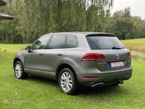 Pelēks Volkswagen Touareg 2011 Utena, ar dzinēja tilpumu 3.00 L un nobraukumu 334 tūkst. km par 8650 €, foto 7 vietnē AUTOMOTO.COM.LV