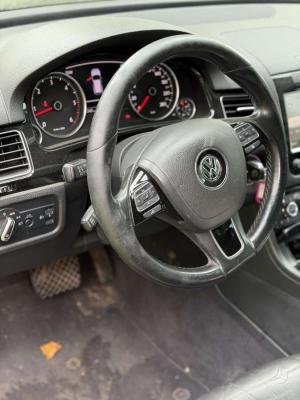 Pelēks Volkswagen Touareg 2011 Utena, ar dzinēja tilpumu 3.00 L un nobraukumu 334 tūkst. km par 8650 €, foto 10 vietnē AUTOMOTO.COM.LV