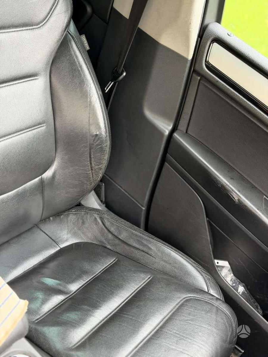 Pelēks Volkswagen Touareg 2011 Utena, ar dzinēja tilpumu 3.00 L un nobraukumu 334 tūkst. km par 8650 €, foto 16 vietnē AUTOMOTO.COM.LV