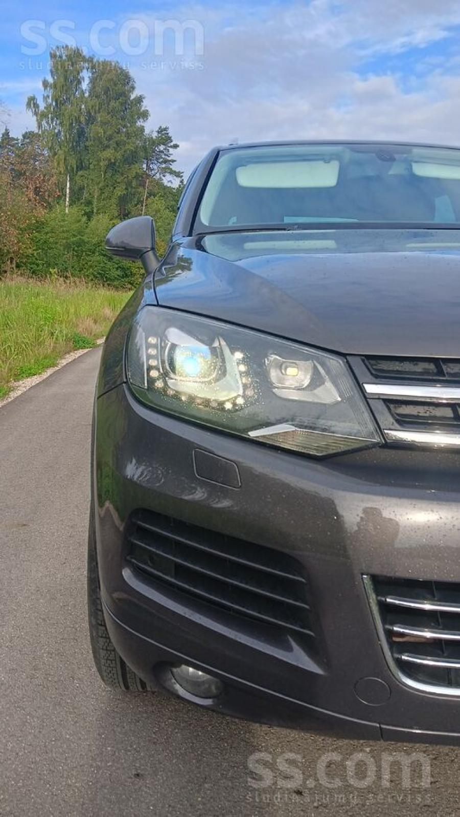 Grey Volkswagen Touareg 2011 in Jelgava, with an engine capacity of 3.00 L and mileage of 206 thousand km for 12100 €, photo 7 on AUTOMOTO.COM.LV