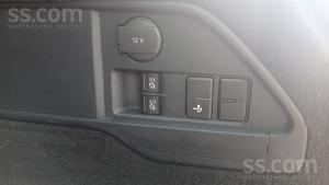 Grey Volkswagen Touareg 2011 in Jelgava, with an engine capacity of 3.00 L and mileage of 206 thousand km for 12100 €, photo 27 on AUTOMOTO.COM.LV