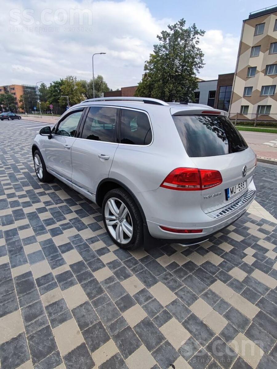 Pelēks Volkswagen Touareg 2011 Jelgava, ar dzinēja tilpumu 3.00 L un nobraukumu 273 tūkst. km par 11900 €, foto 4 vietnē AUTOMOTO.COM.LV