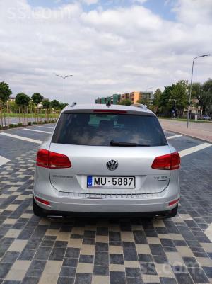 Pelēks Volkswagen Touareg 2011 Jelgava, ar dzinēja tilpumu 3.00 L un nobraukumu 273 tūkst. km par 11900 €, foto 7 vietnē AUTOMOTO.COM.LV