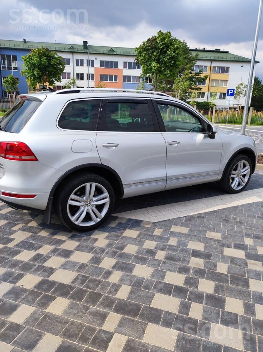 Pelēks Volkswagen Touareg 2011 Jelgava, ar dzinēja tilpumu 3.00 L un nobraukumu 273 tūkst. km par 11900 €, foto 9 vietnē AUTOMOTO.COM.LV