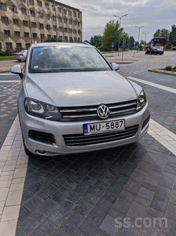 Pelēks Volkswagen Touareg 2011 Jelgava, ar dzinēja tilpumu 3.00 L un nobraukumu 273 tūkst. km par 11900 €, foto 10 vietnē AUTOMOTO.COM.LV