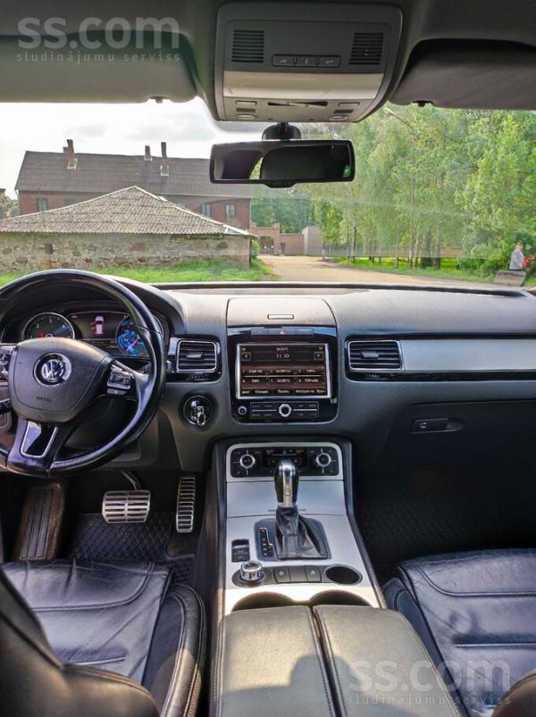 Pelēks Volkswagen Touareg 2011 Jelgava, ar dzinēja tilpumu 3.00 L un nobraukumu 273 tūkst. km par 11900 €, foto 11 vietnē AUTOMOTO.COM.LV