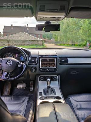 Pelēks Volkswagen Touareg 2011 Jelgava, ar dzinēja tilpumu 3.00 L un nobraukumu 273 tūkst. km par 11900 €, foto 11 vietnē AUTOMOTO.COM.LV