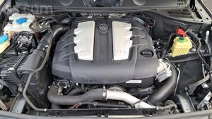 Grey Volkswagen Touareg 2011 in Ogre, with an engine capacity of 3.00 L and mileage of 278 thousand km for 11250 €, photo 26 on AUTOMOTO.COM.LV