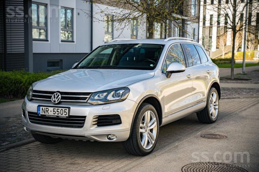 Grey Volkswagen Touareg 2012 in Riga, with an engine capacity of 3.00 L and mileage of 0 thousand km for 34990 €, photo 1 on AUTOMOTO.COM.LV