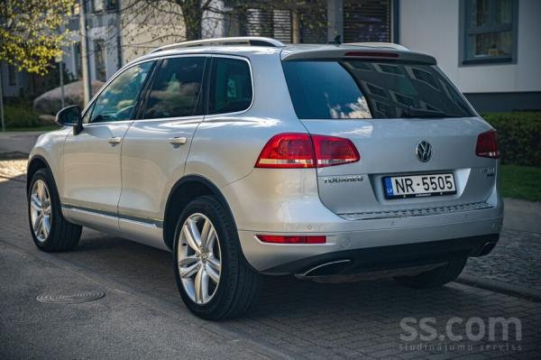 Grey Volkswagen Touareg 2012 in Riga, with an engine capacity of 3.00 L and mileage of 0 thousand km for 16200 €, photo 6 on AUTOMOTO.COM.LV