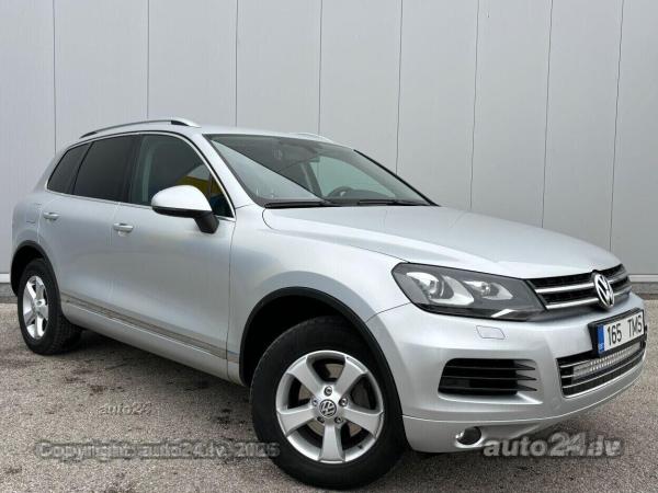 Grey Volkswagen Touareg 2012 in Tartu, with an engine capacity of 3.00 L and mileage of 440 thousand km for 7000 €, photo 1 on AUTOMOTO.COM.LV