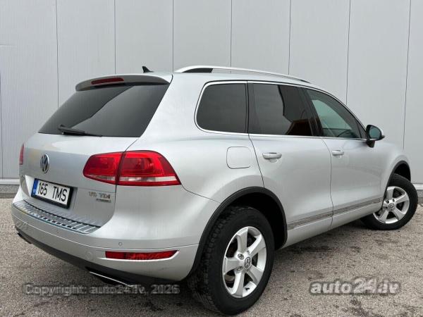 Grey Volkswagen Touareg 2012 in Tartu, with an engine capacity of 3.00 L and mileage of 440 thousand km for 7000 €, photo 3 on AUTOMOTO.COM.LV