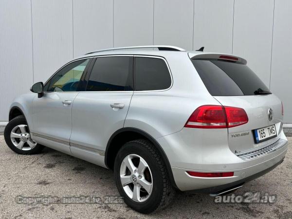 Grey Volkswagen Touareg 2012 in Tartu, with an engine capacity of 3.00 L and mileage of 440 thousand km for 7000 €, photo 4 on AUTOMOTO.COM.LV