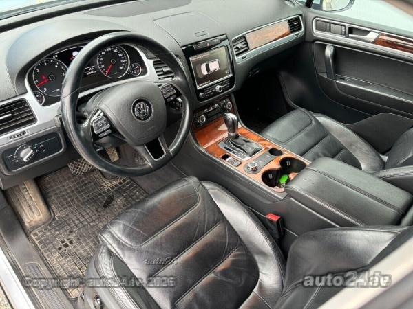 Pelēks Volkswagen Touareg 2012 Tartu, ar dzinēja tilpumu 3.00 L un nobraukumu 440 tūkst. km par 7000 €, foto 8 vietnē AUTOMOTO.COM.LV