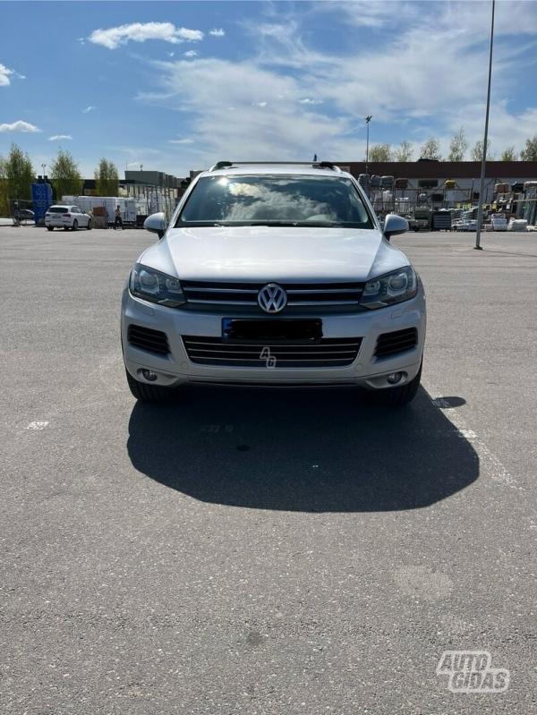 Grey Volkswagen Touareg 2012 in Telschi, with an engine capacity of 3.00 L and mileage of 144 thousand km for 16200 €, photo 1 on AUTOMOTO.COM.LV