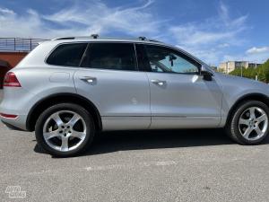 Grey Volkswagen Touareg 2012 in Telschi, with an engine capacity of 3.00 L and mileage of 144 thousand km for 16200 €, photo 4 on AUTOMOTO.COM.LV