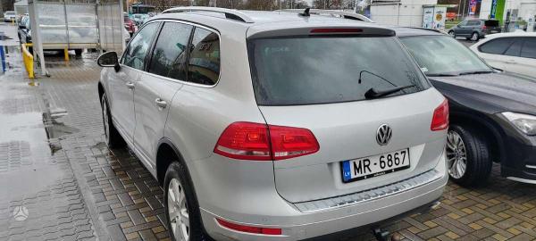 Pelēks Volkswagen Touareg 2012 Kuldīga, ar dzinēja tilpumu 2.97 L un nobraukumu 320 tūkst. km par 6000 €, foto 4 vietnē AUTOMOTO.COM.LV