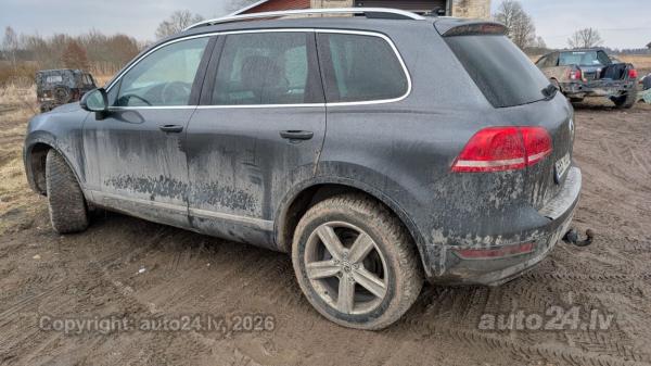 Серый Фольксваген Туарег 2012 в Муствеэ, объемом двигателя 3.00 л и пробегом 260 тыс. км за 7499 €, фото 2 на AUTOMOTO.COM.LV