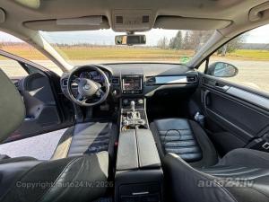 Pelēks Volkswagen Touareg 2012 Mustvē, ar dzinēja tilpumu 3.00 L un nobraukumu 286 tūkst. km par 7499 €, foto 8 vietnē AUTOMOTO.COM.LV