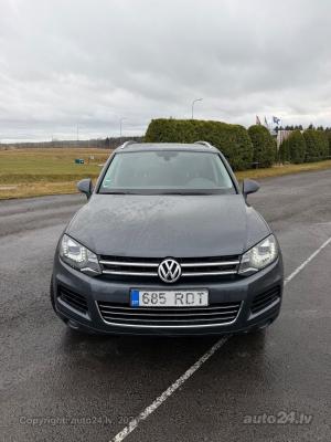 Pelēks Volkswagen Touareg 2012 Mustvē, ar dzinēja tilpumu 3.00 L un nobraukumu 284 tūkst. km par 7499 €, foto 3 vietnē AUTOMOTO.COM.LV