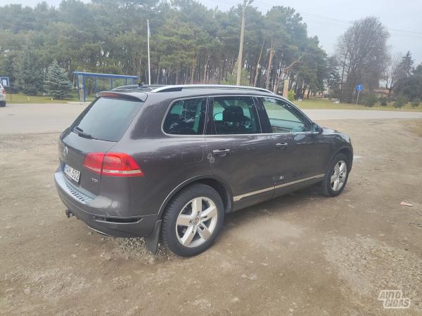 Pelēks Volkswagen Touareg 2012 Klaipėda, ar dzinēja tilpumu 3.00 L un nobraukumu 225 tūkst. km par 10000 €, foto 4 vietnē AUTOMOTO.COM.LV