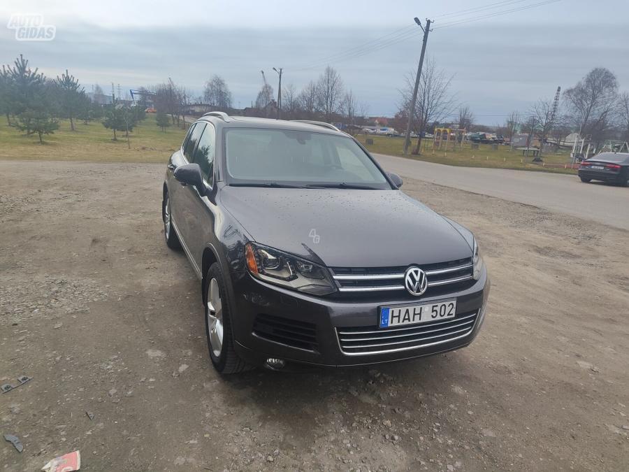 Pelēks Volkswagen Touareg 2012 Klaipėda, ar dzinēja tilpumu 3.00 L un nobraukumu 225 tūkst. km par 10000 €, foto 6 vietnē AUTOMOTO.COM.LV