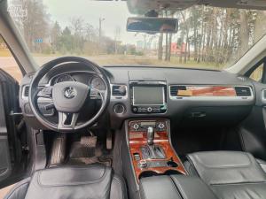 Pelēks Volkswagen Touareg 2012 Klaipėda, ar dzinēja tilpumu 3.00 L un nobraukumu 225 tūkst. km par 10000 €, foto 10 vietnē AUTOMOTO.COM.LV