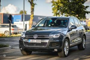 Pelēks Volkswagen Touareg 2012 Kauņa, ar dzinēja tilpumu 2.97 L un nobraukumu 360 tūkst. km par 11500 €, foto 3 vietnē AUTOMOTO.COM.LV
