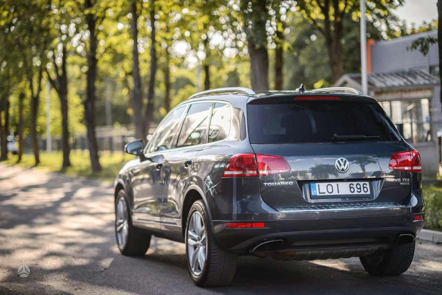 Pelēks Volkswagen Touareg 2012 Kauņa, ar dzinēja tilpumu 2.97 L un nobraukumu 360 tūkst. km par 11500 €, foto 31 vietnē AUTOMOTO.COM.LV