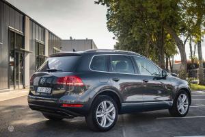 Pelēks Volkswagen Touareg 2012 Kauņa, ar dzinēja tilpumu 2.97 L un nobraukumu 360 tūkst. km par 11500 €, foto 33 vietnē AUTOMOTO.COM.LV