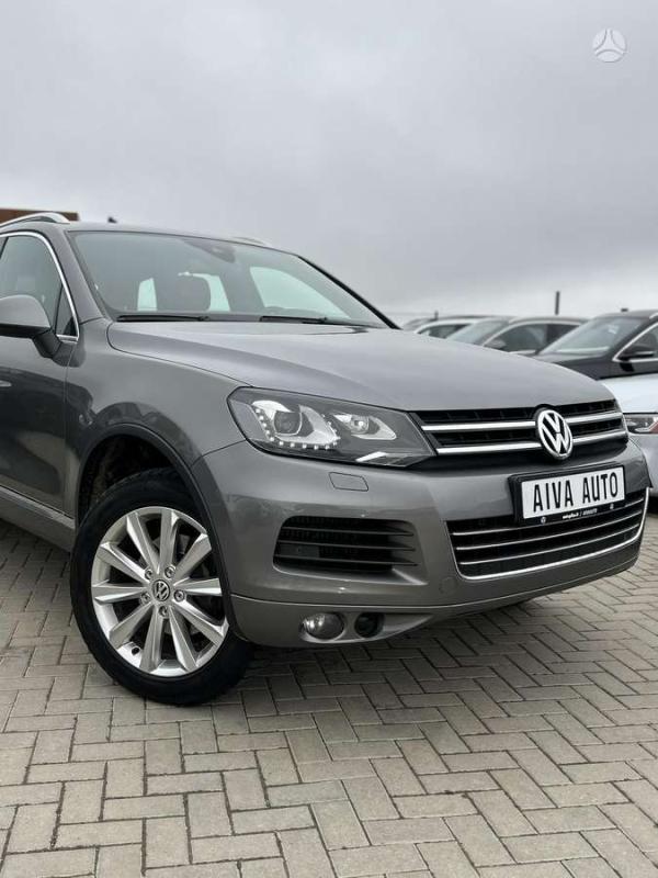 Grey Volkswagen Touareg 2012 in Kaunas, with an engine capacity of 2.97 L and mileage of 353 thousand km for 9700 €, photo 5 on AUTOMOTO.COM.LV