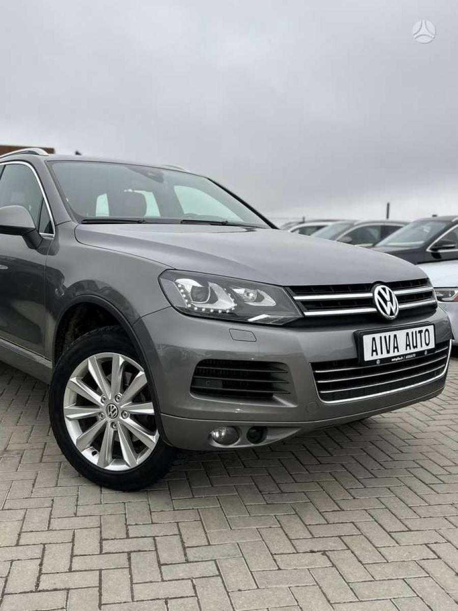 Grey Volkswagen Touareg 2012 in Kaunas, with an engine capacity of 2.97 L and mileage of 353 thousand km for 9700 €, photo 5 on AUTOMOTO.COM.LV