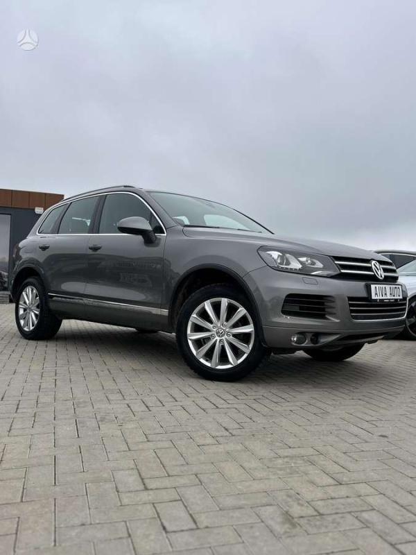 Grey Volkswagen Touareg 2012 in Kaunas, with an engine capacity of 2.97 L and mileage of 353 thousand km for 9700 €, photo 7 on AUTOMOTO.COM.LV