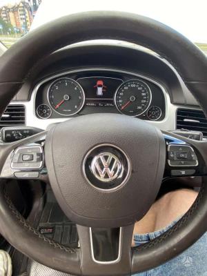 Grey Volkswagen Touareg 2012 in Vilnius, with an engine capacity of 2.97 L and mileage of 410 thousand km for 5999 €, photo 16 on AUTOMOTO.COM.LV