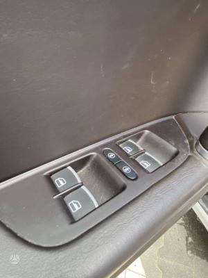 Grey Volkswagen Touareg 2012 in Vilnius, with an engine capacity of 2.97 L and mileage of 410 thousand km for 5999 €, photo 25 on AUTOMOTO.COM.LV