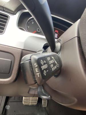 Grey Volkswagen Touareg 2012 in Vilnius, with an engine capacity of 2.97 L and mileage of 410 thousand km for 5999 €, photo 27 on AUTOMOTO.COM.LV